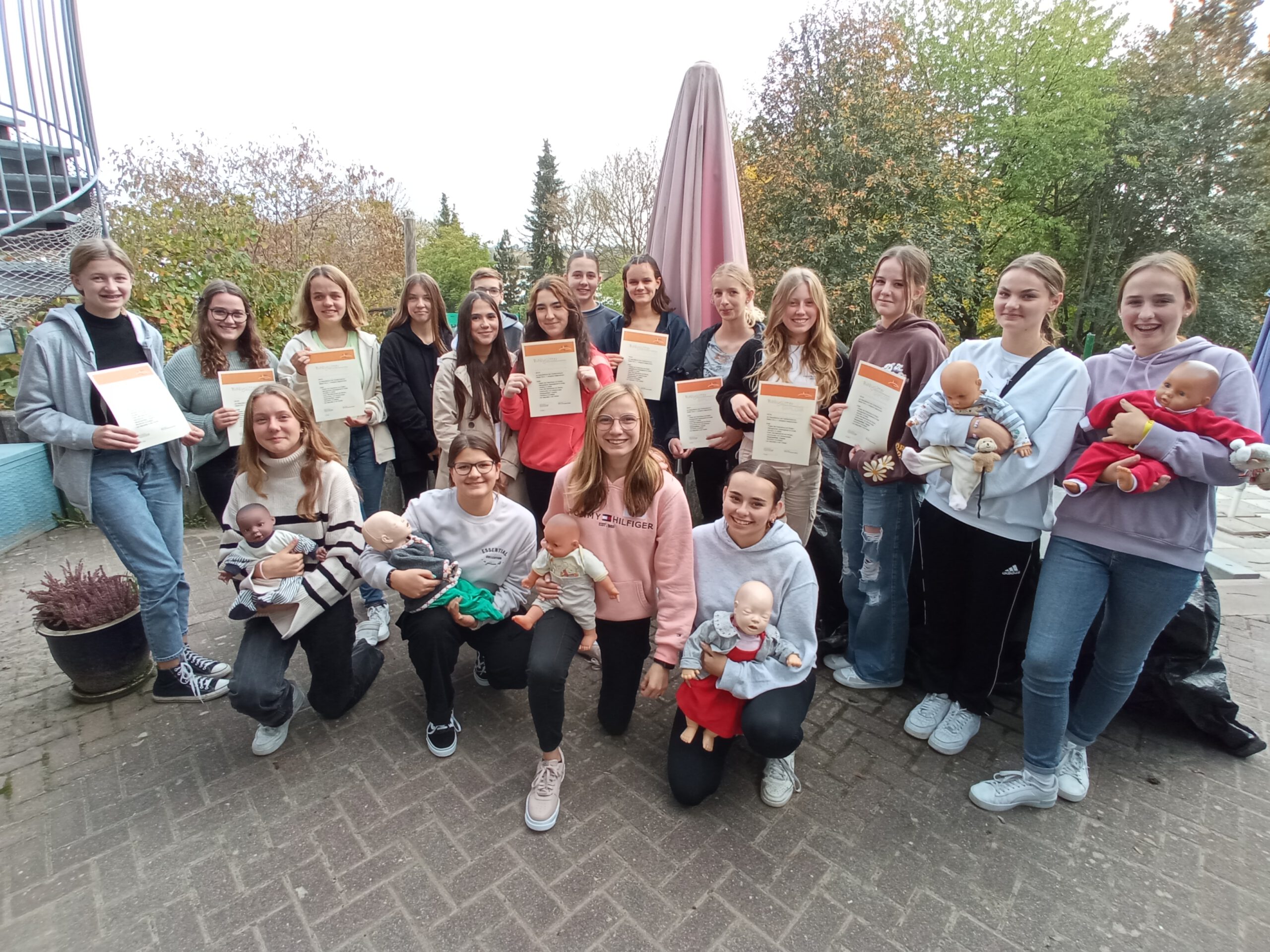 Nachwuchs in der Babysitter- und Seniorenhelferbörse - FamilienZentrum ...